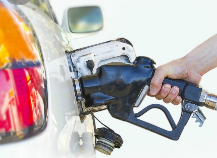 11 Surefire Tips To Save On Fuel - Frugal Mom Eh!
