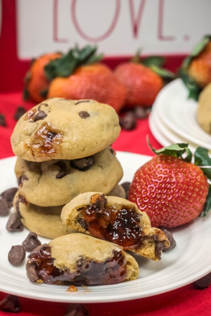 Chocolate Covered Strawberry Cookies - Frugal Mom Eh!