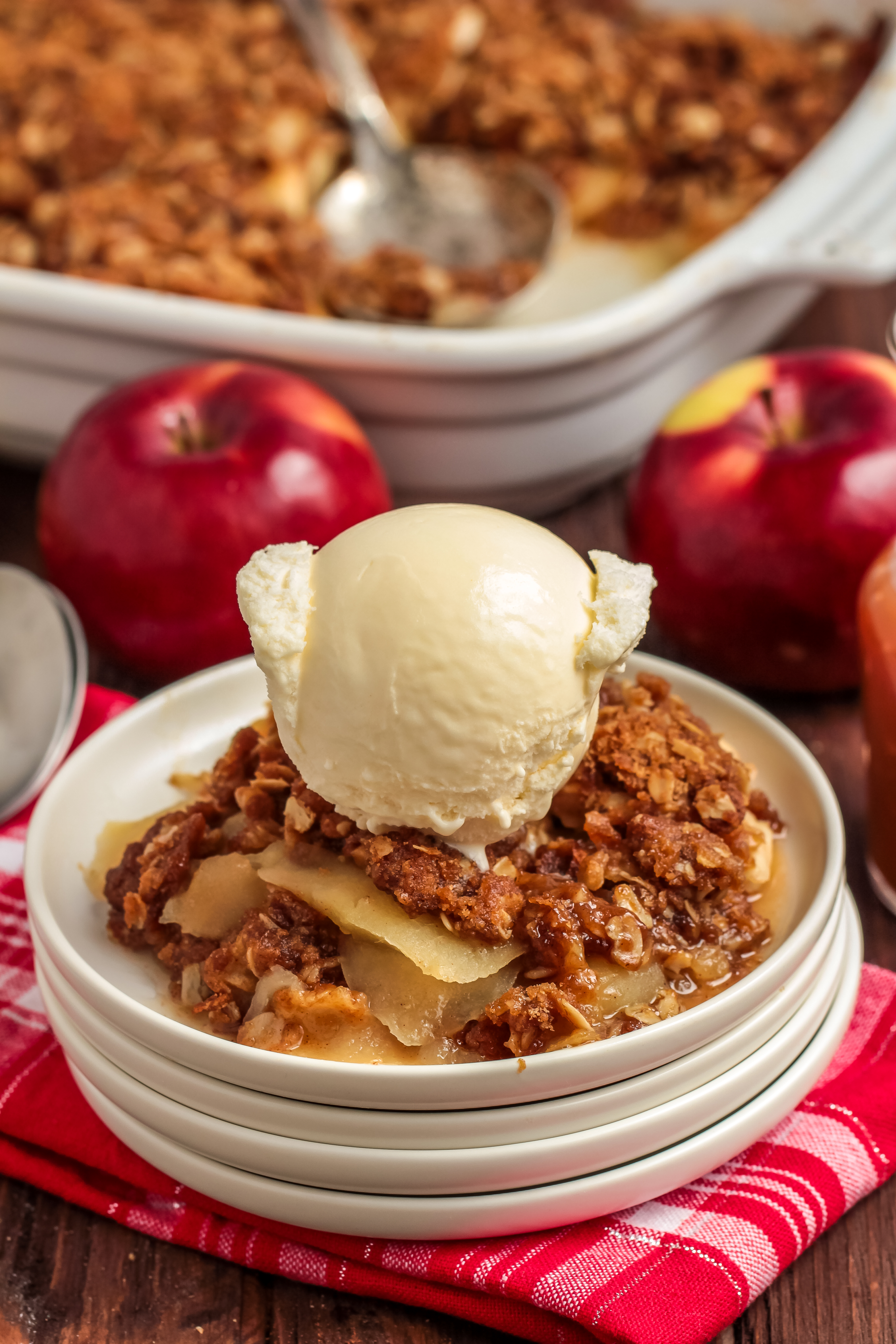 Old Fashioned Apple Crisp Recipe - Frugal Mom Eh!