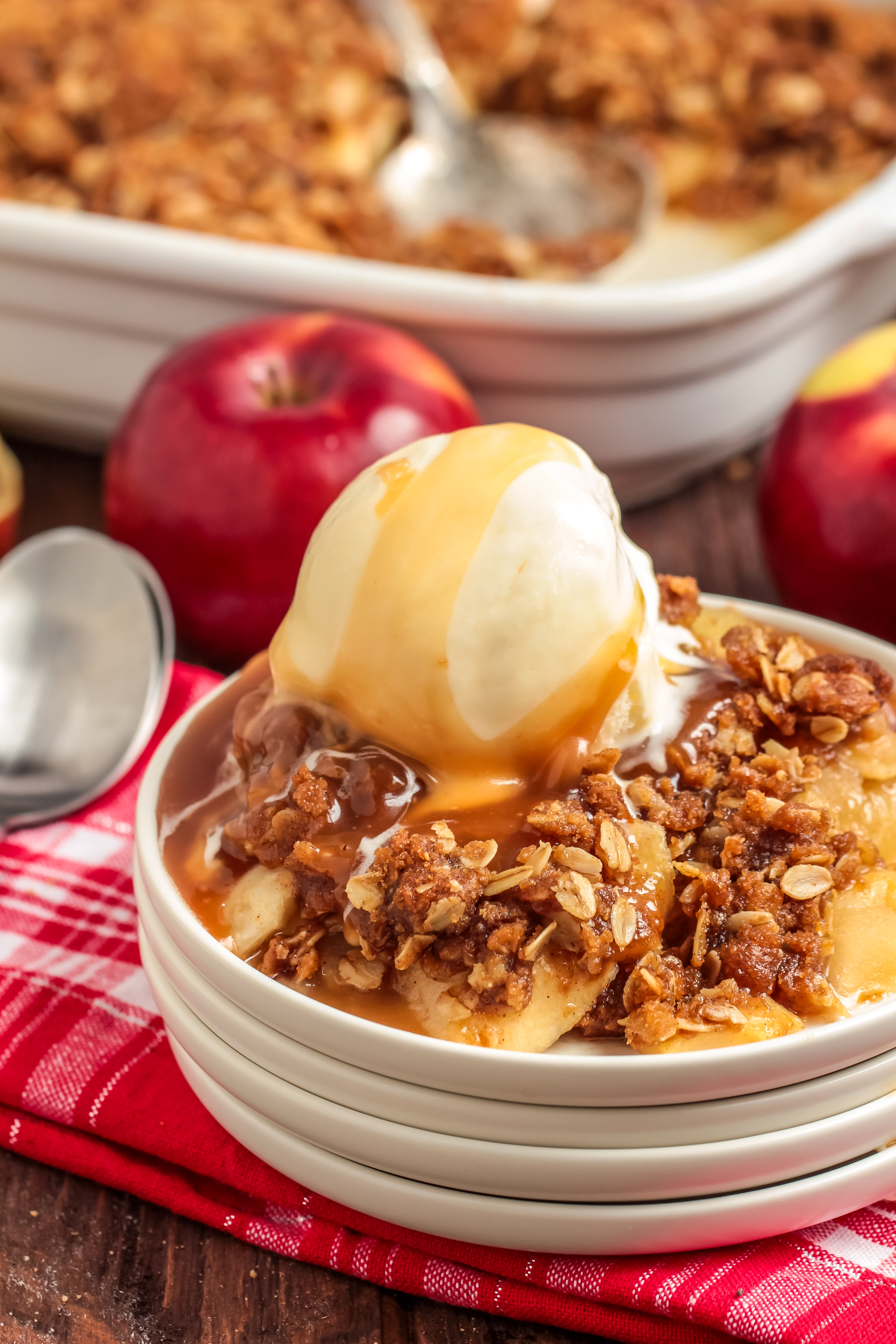 Old Fashioned Apple Crisp Recipe - Frugal Mom Eh!