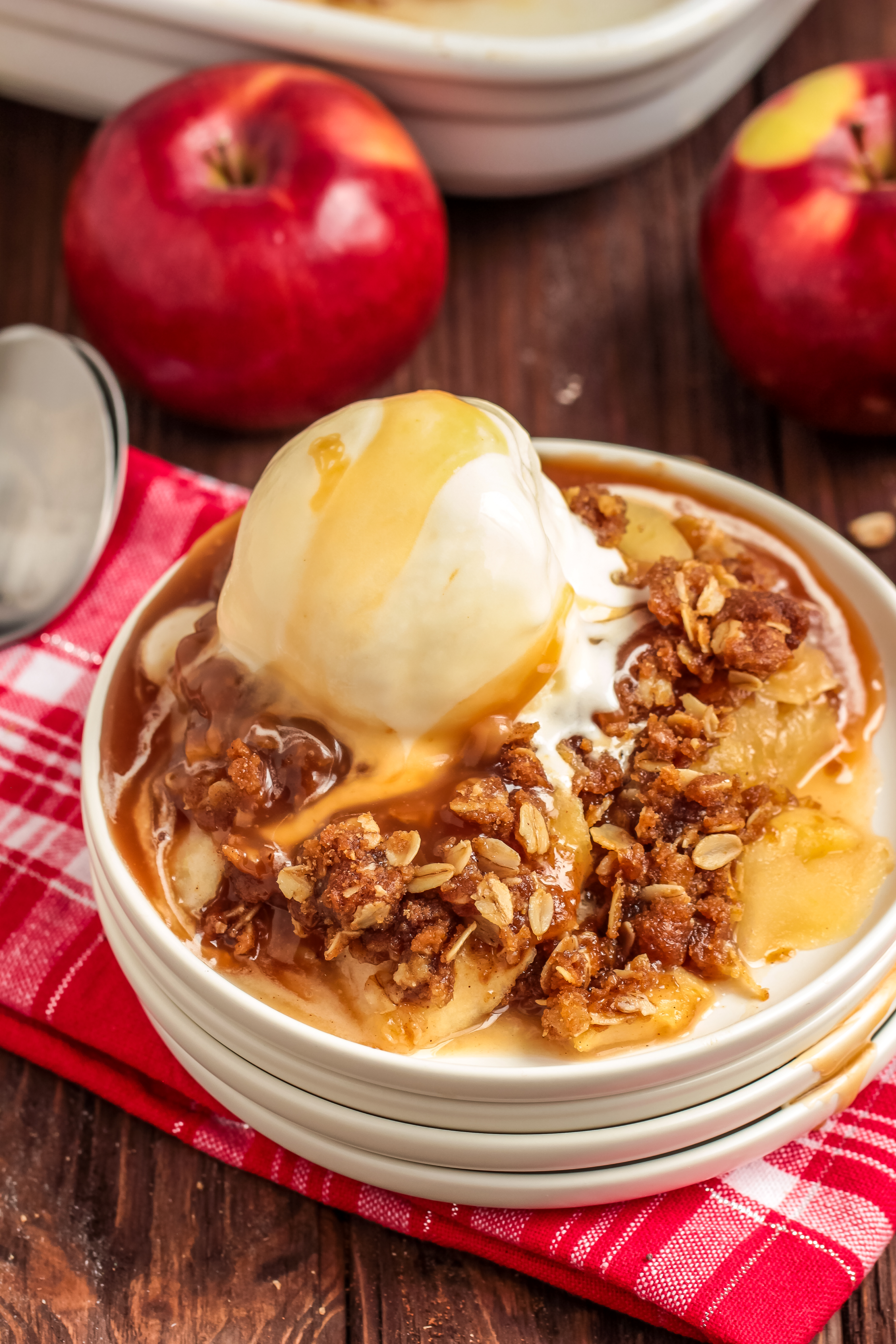 Old Fashioned Apple Crisp Recipe - Frugal Mom Eh!